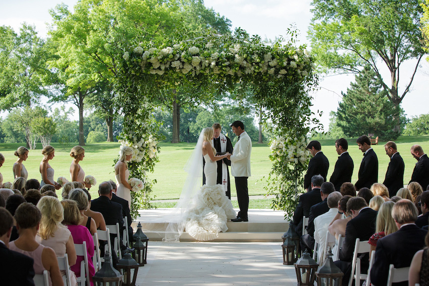 20 Outdoor Weddings That Will Make You Rethink Your Venue