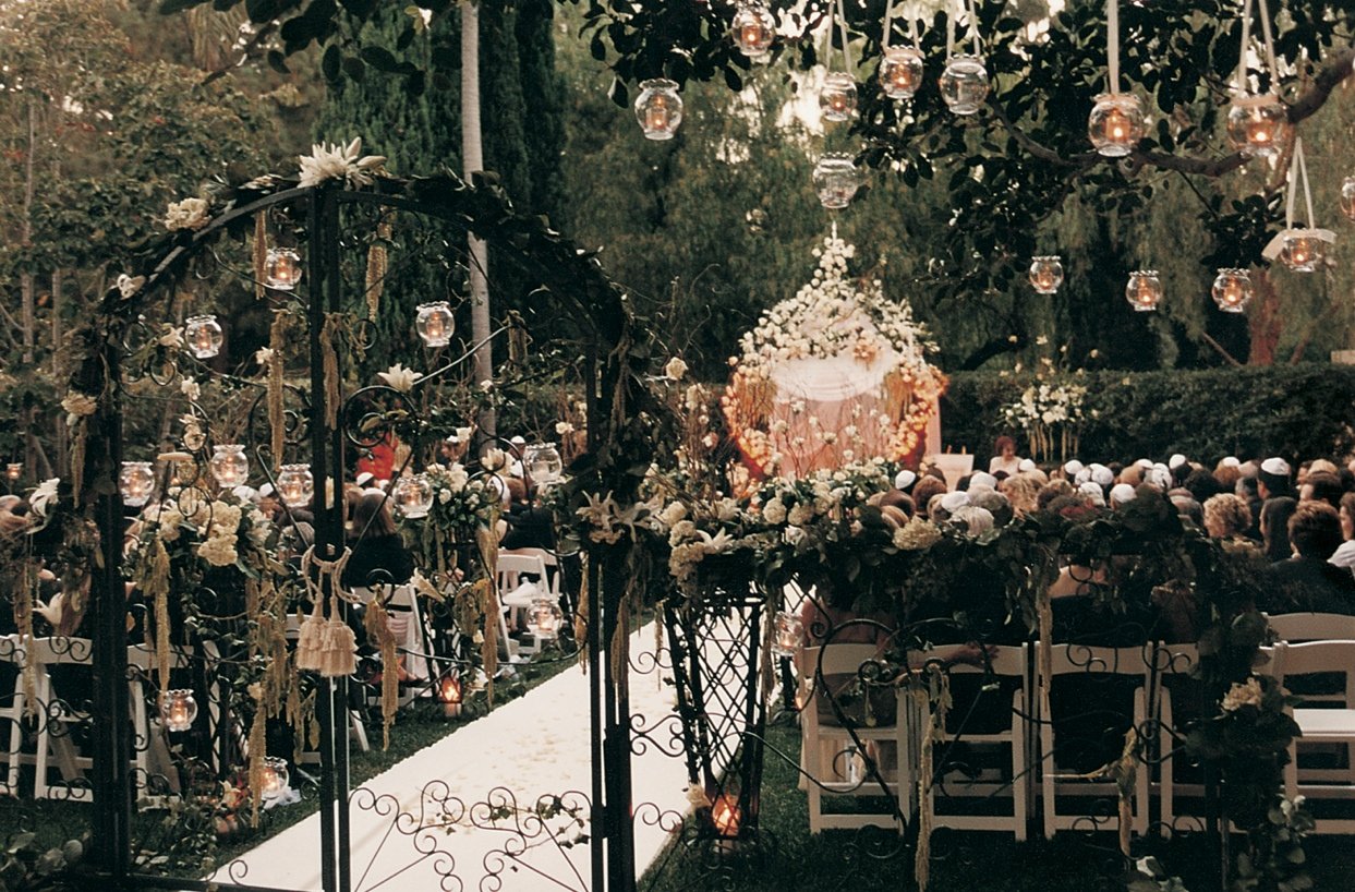 Real Wedding: Ceremony & Reception in Historic Houston Hall