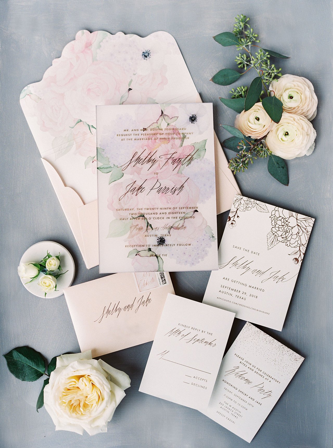How to Use Floral Prints in Your Wedding Décor