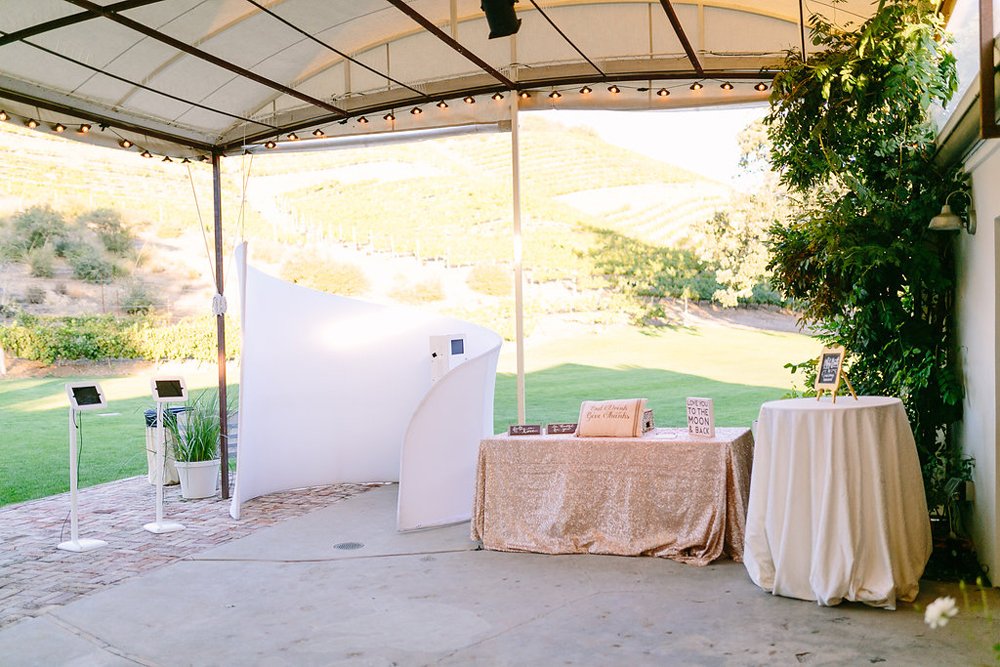 Unique Photo Booth, Signage Table