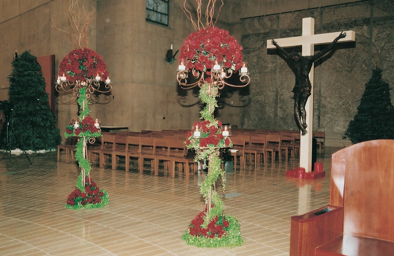 Cathedral Ceremony Décor
