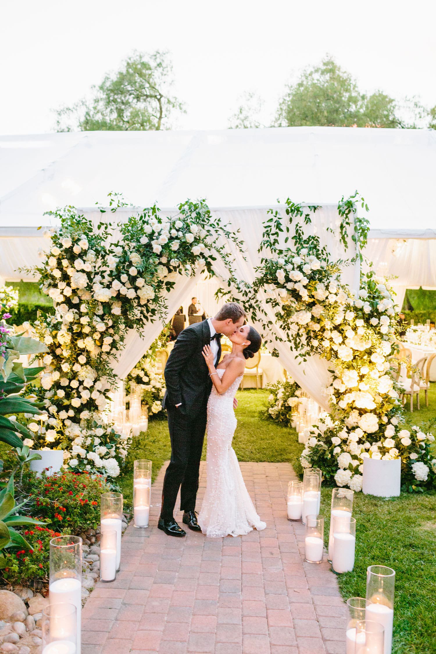 Inspiration Galleries & Wedding Photos - Inside Weddings