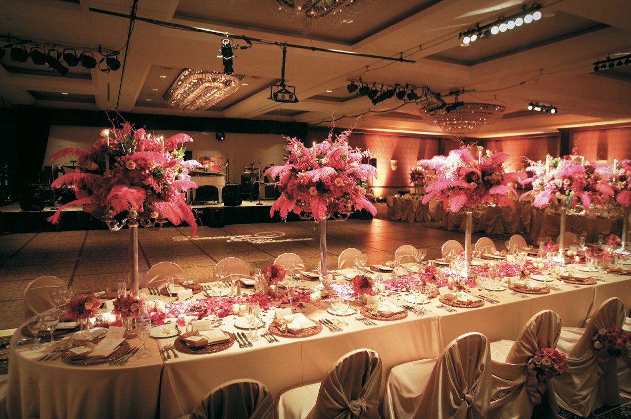 Ivory and Pink Head Table
