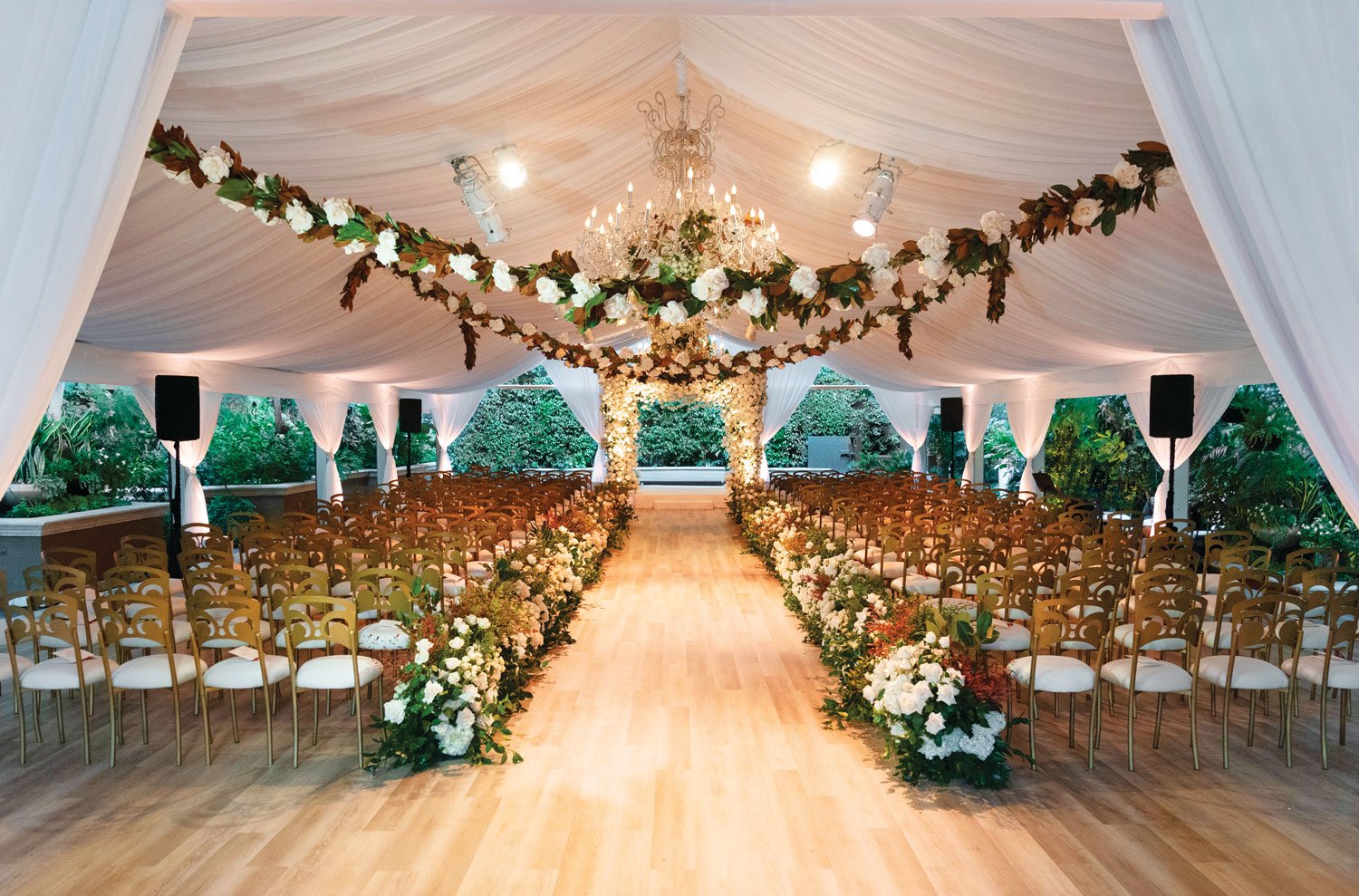 A Peek Inside the Winter 2021 Issue of Inside Weddings Magazine!