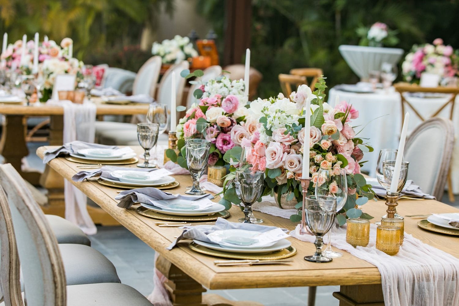 Wood Table with Pastel Décor