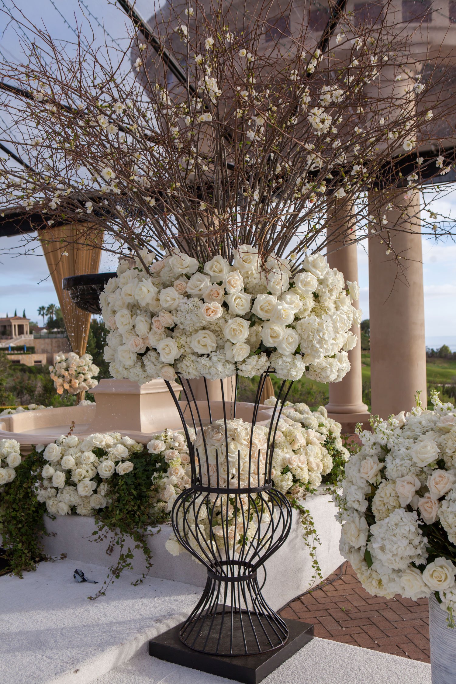 White Roses & Branch Décor