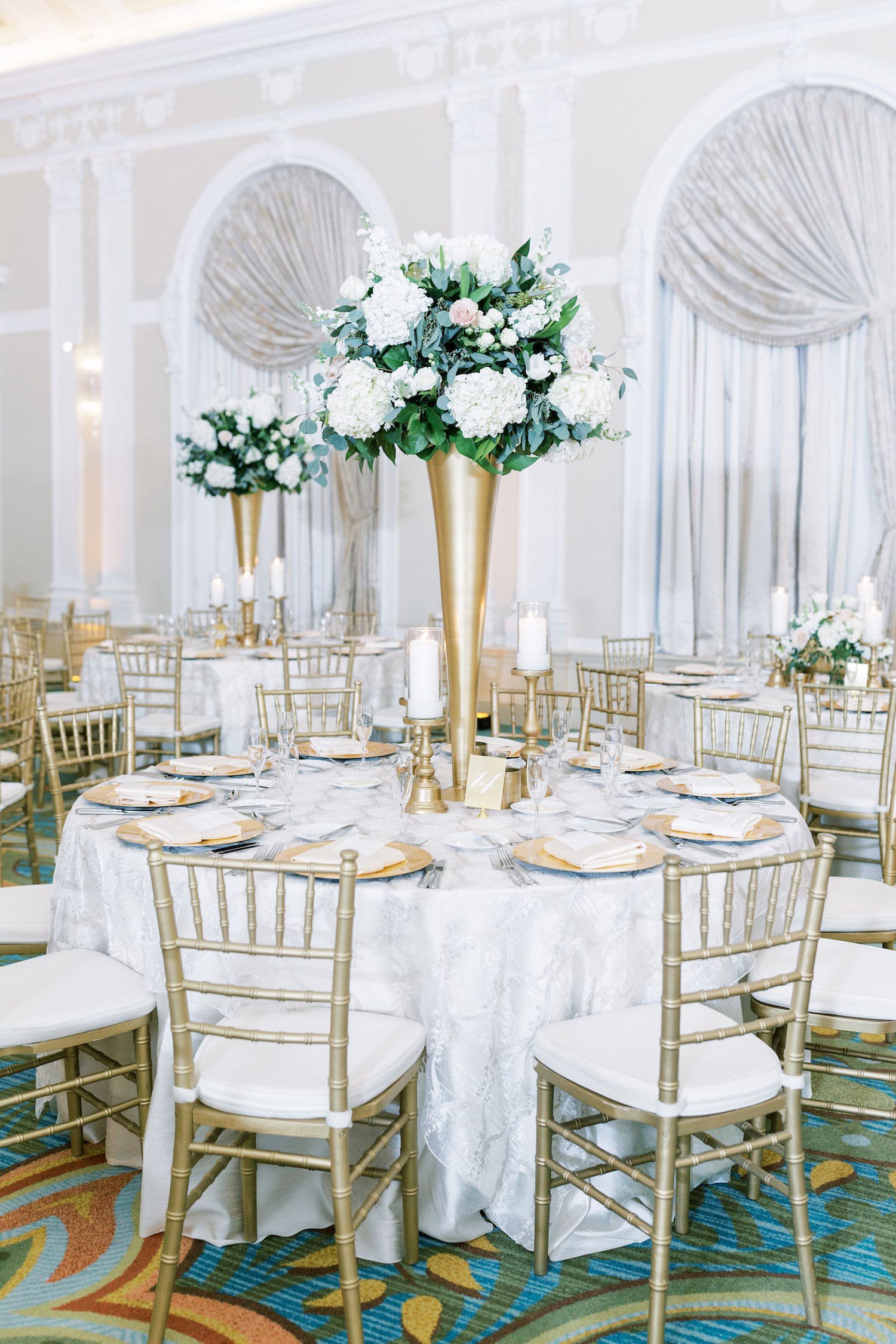 Elegant Round Wedding Tables