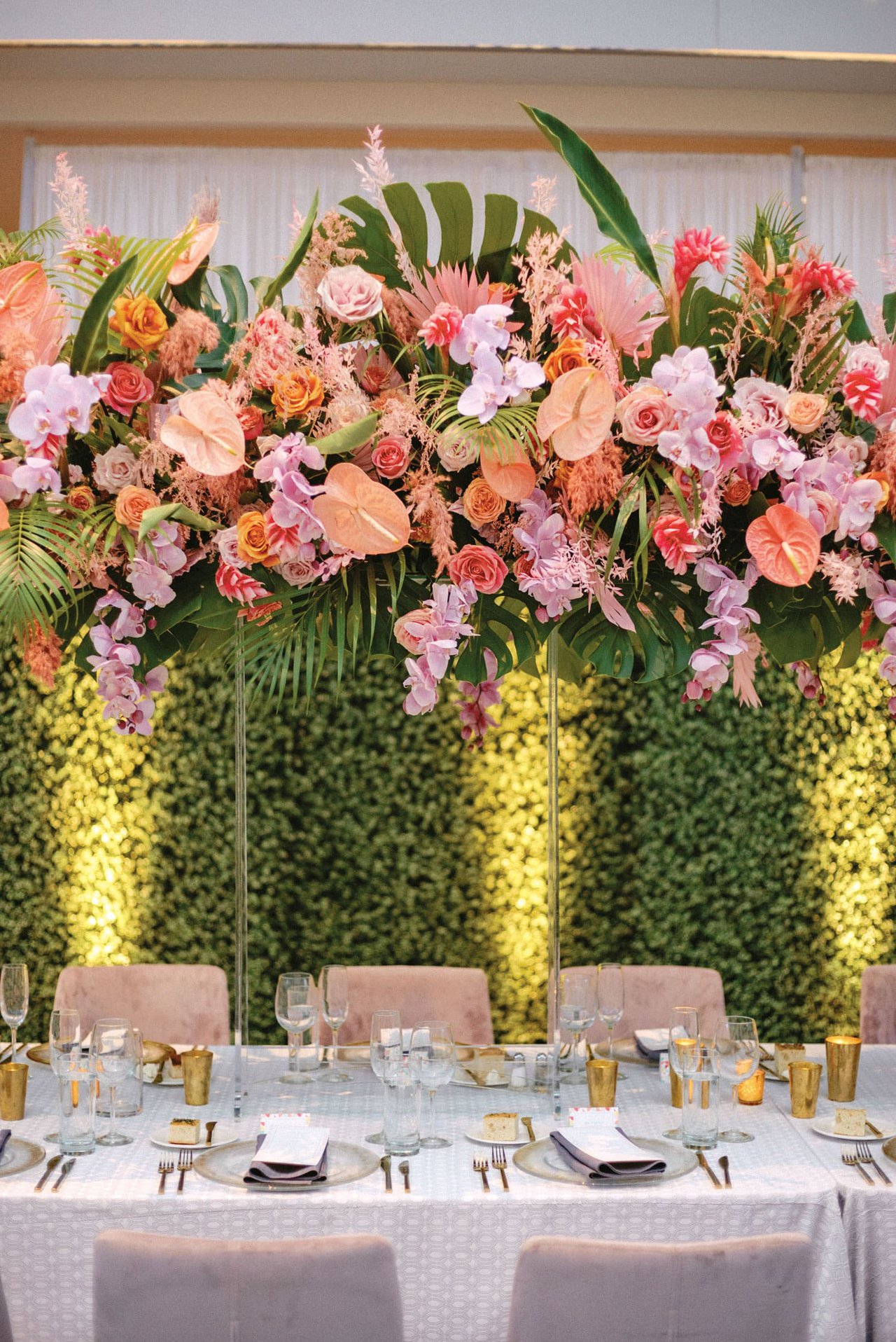 Hedge Backdrop & Tall Tropical "Floating" Centerpiece