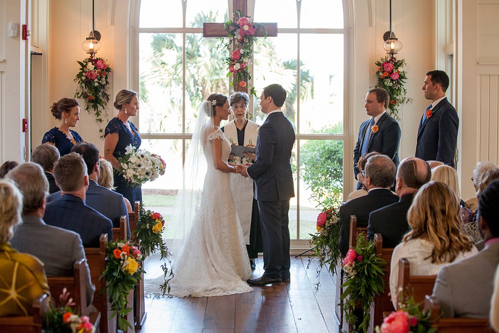 Simple Chapel Wedding Décor