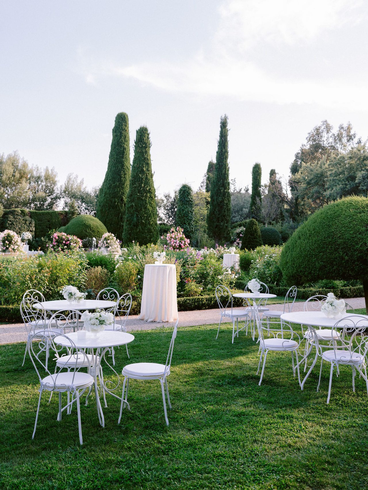 Garden-Style Seating at Cocktail Hour