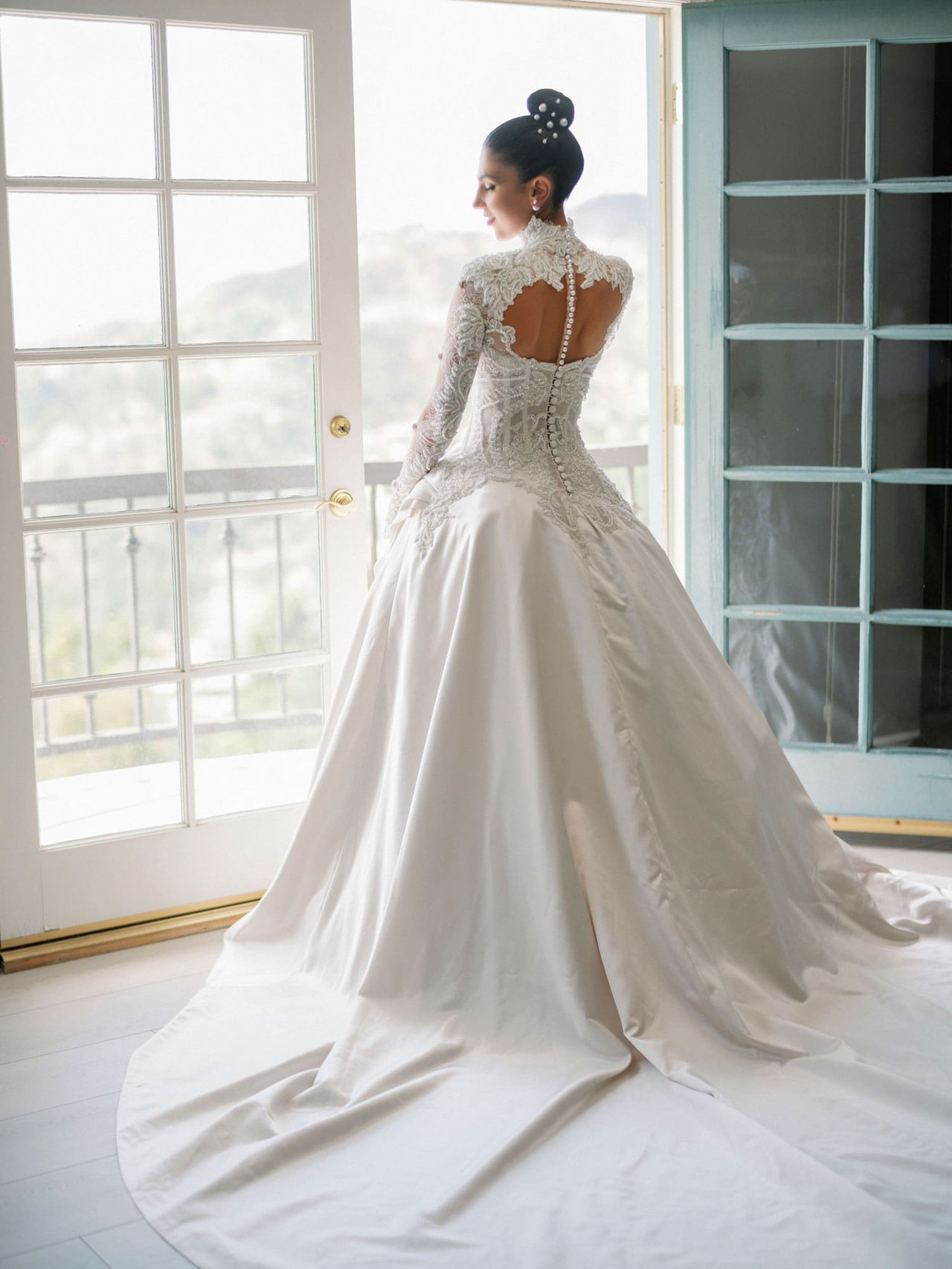 Keyhole-Back Custom Wedding Dress with Buttons