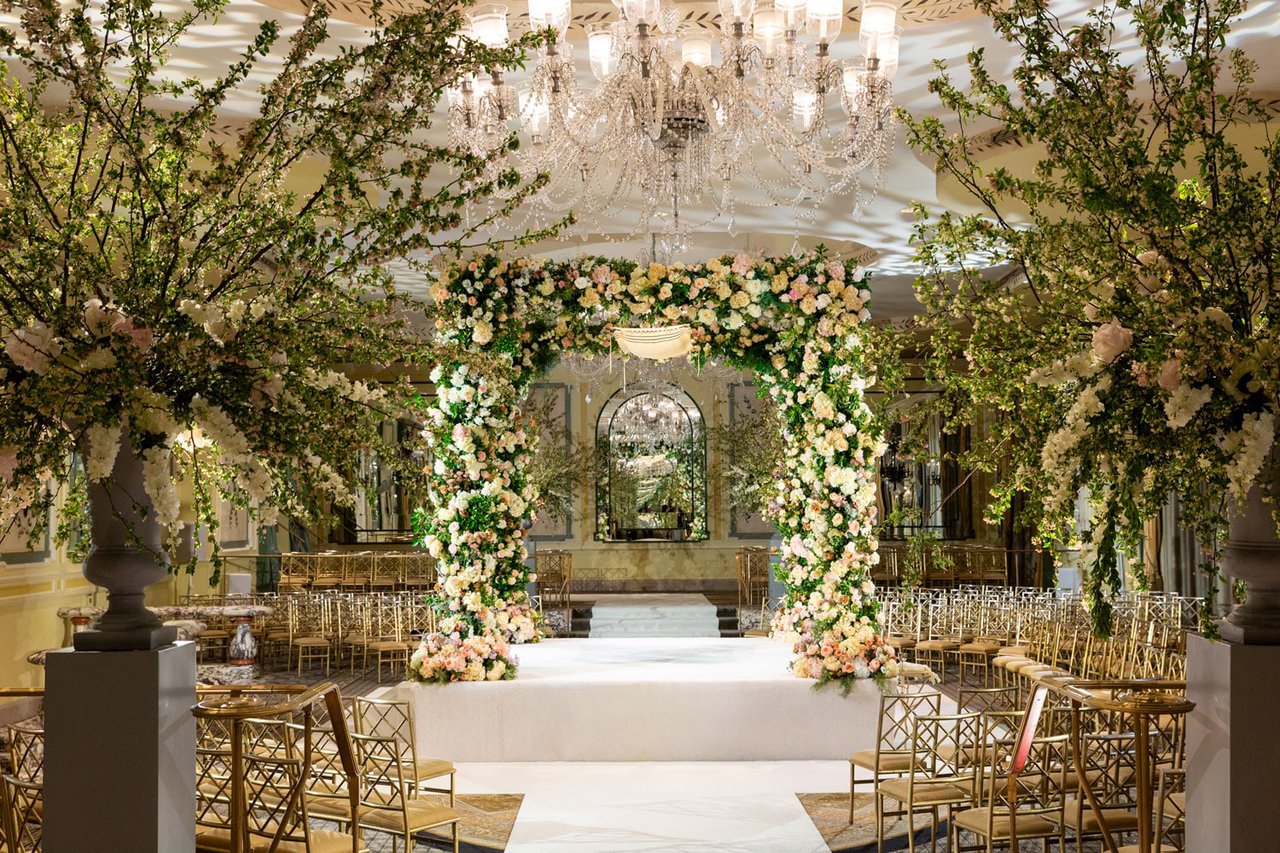 Luxury In-the-Round Wedding - Victoria Dubin Events