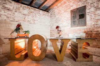 Love Table for Cakes