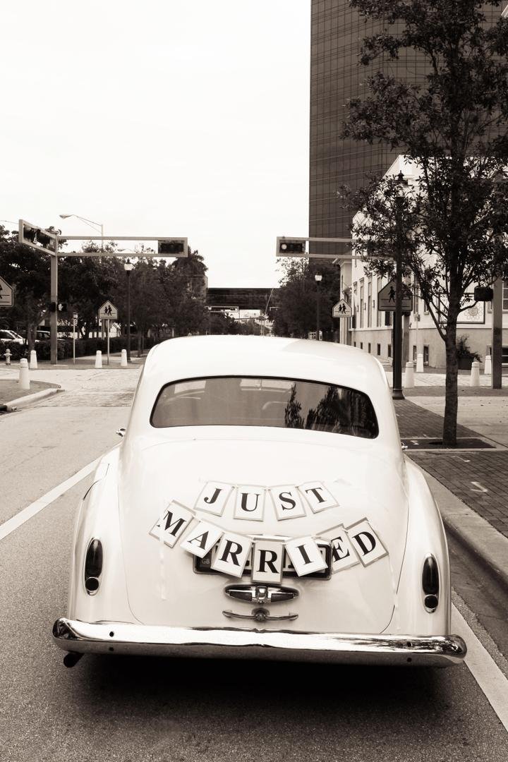 Real Wedding of Brenna McGuire + Brandon Dubinsky - Inside Weddings