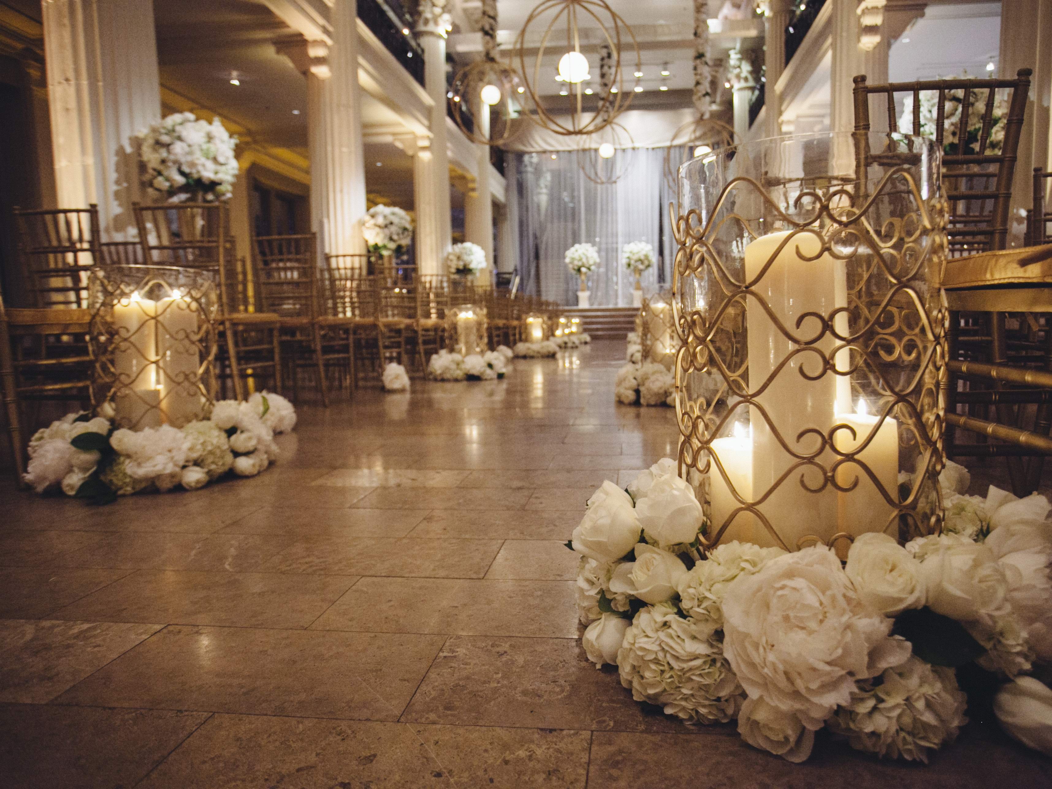 11 Ideas for a Romantic Candlelit Wedding