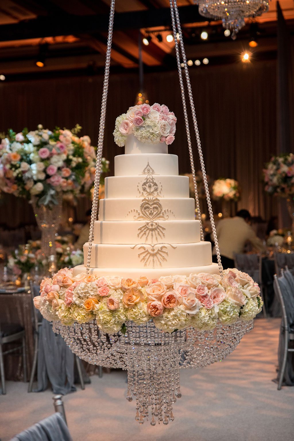 Sparkling Wedding Cake on Swing