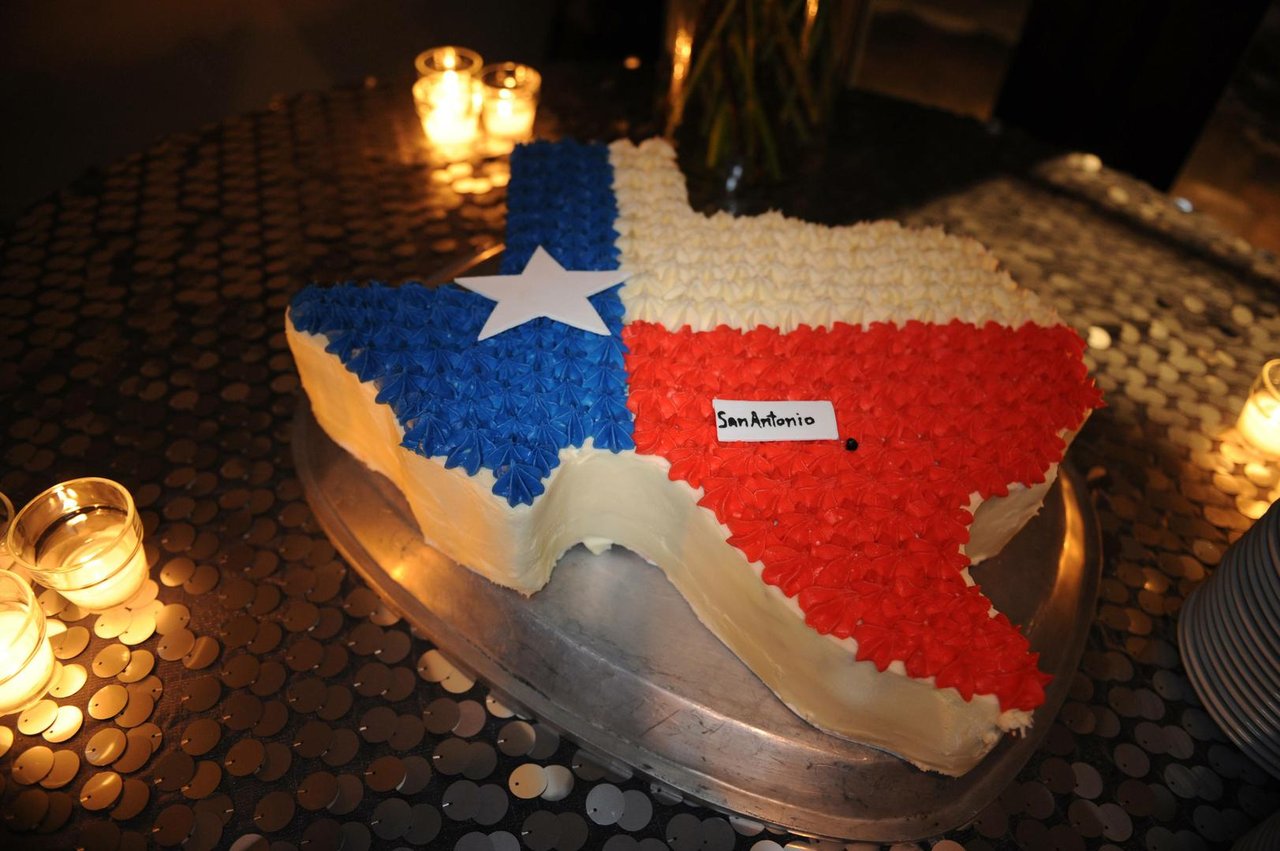Texas-Shaped Groom's Cake