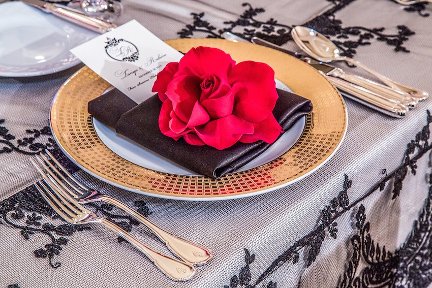 Red Rose Place Setting Decoration