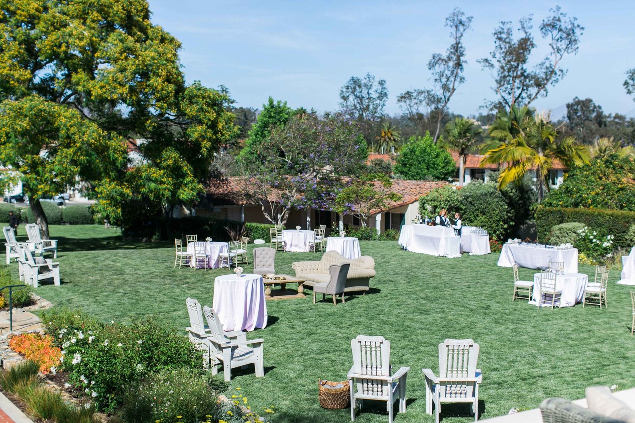Lounge Furniture & Lawn Chairs at Cocktail Hour
