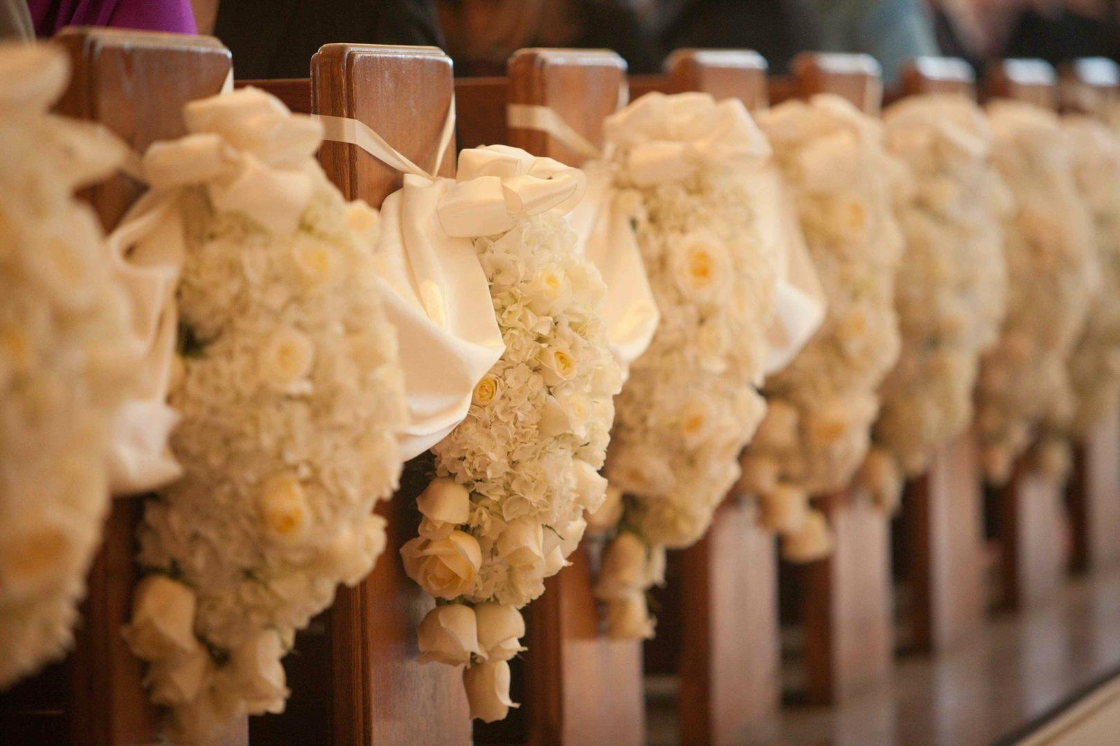 Ceremony Décor Photos - Ivory Rose and Hydrangea Pew Décor - Inside ...