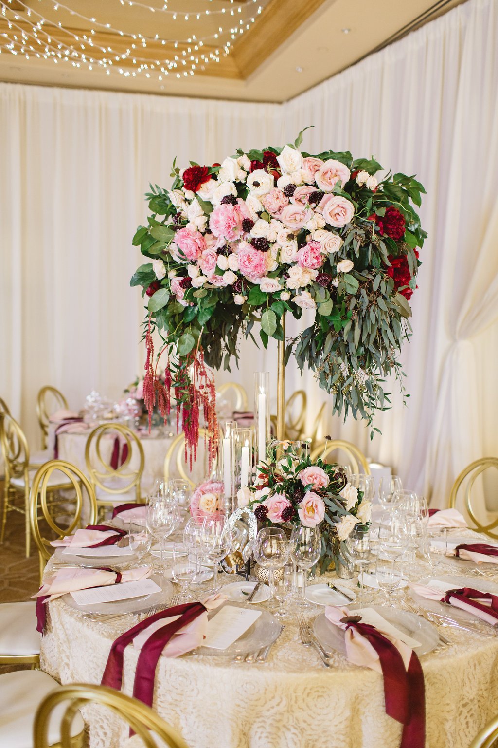 Round Tablescape, Champagne-Hued Linen, Tall Centerpiece