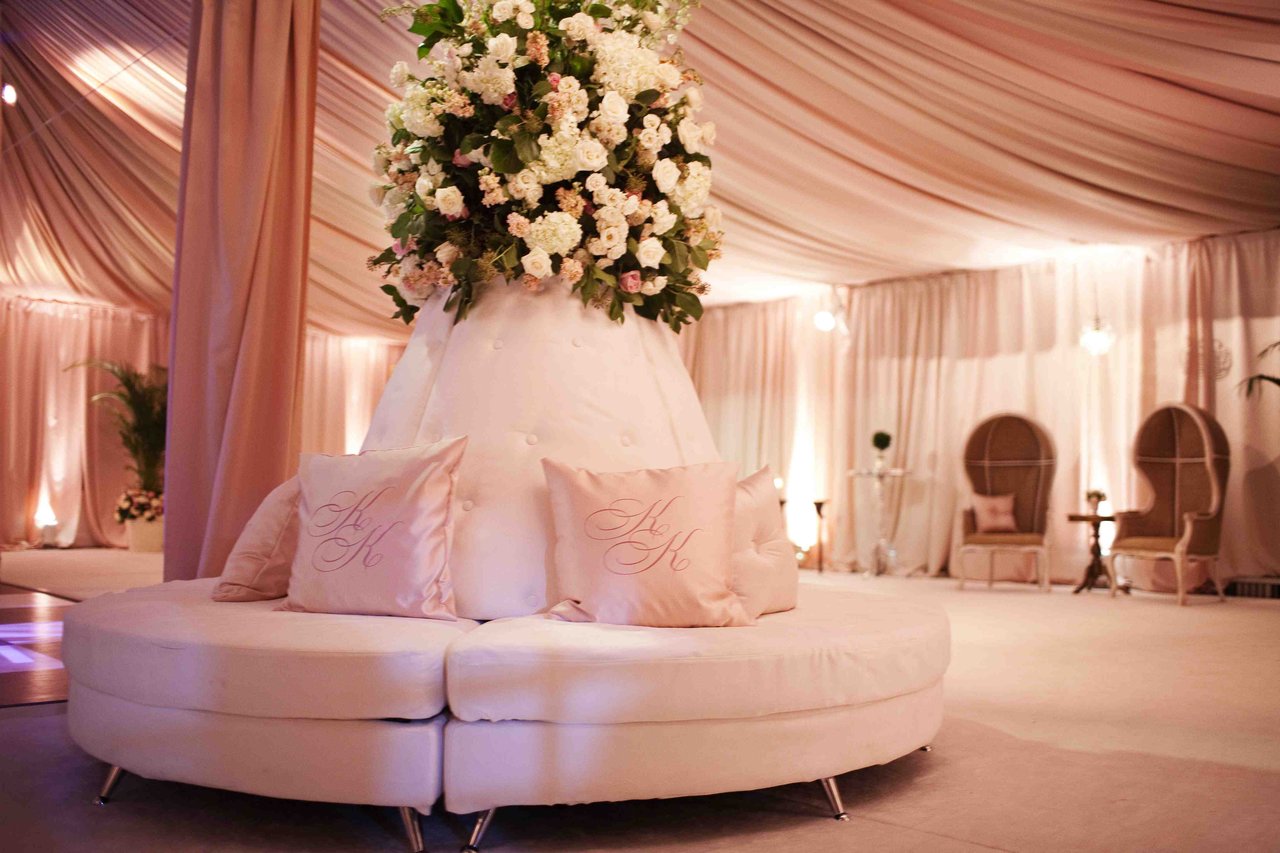 Floral-Embellished Lounge