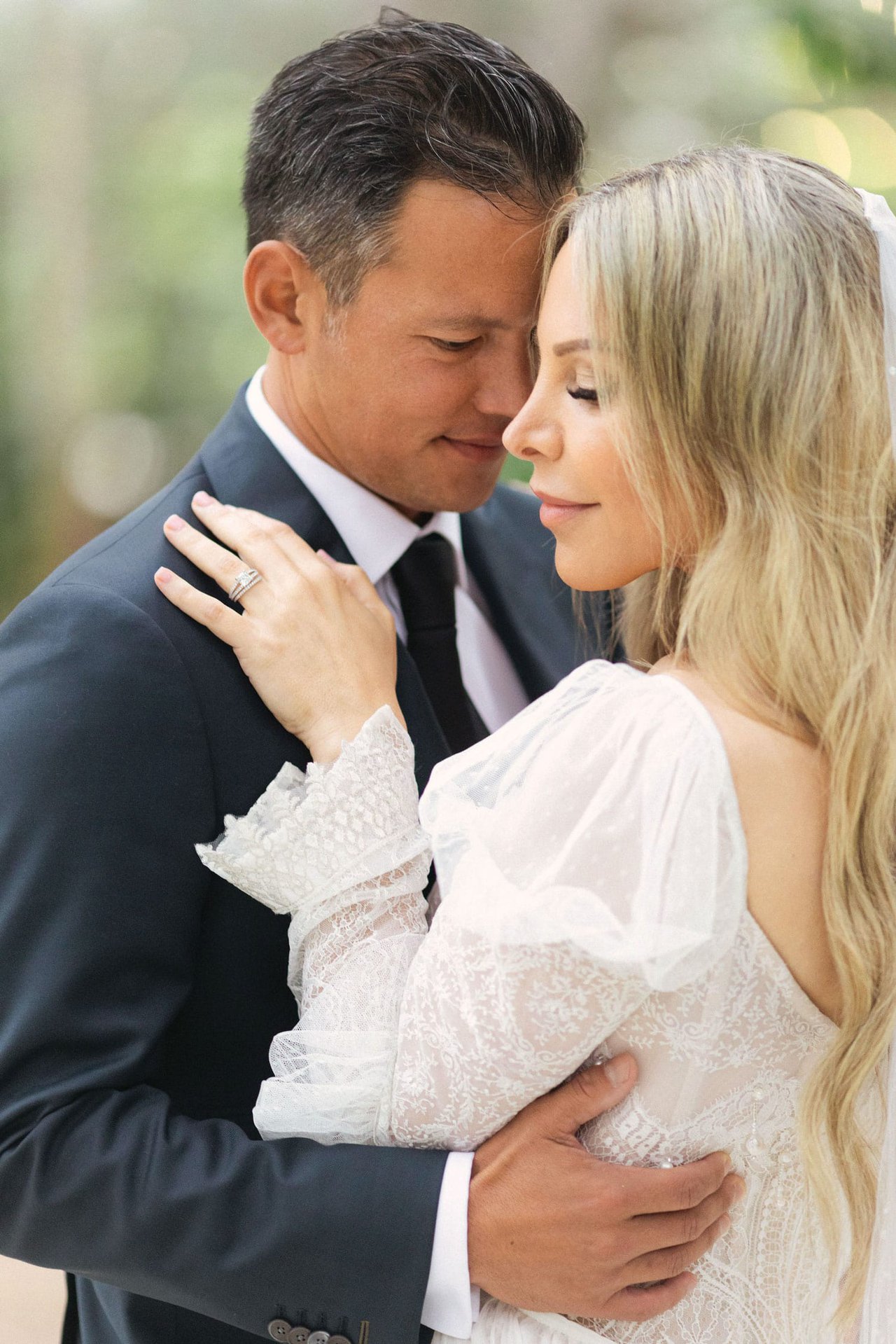 Romantic Bride & Groom Portrait