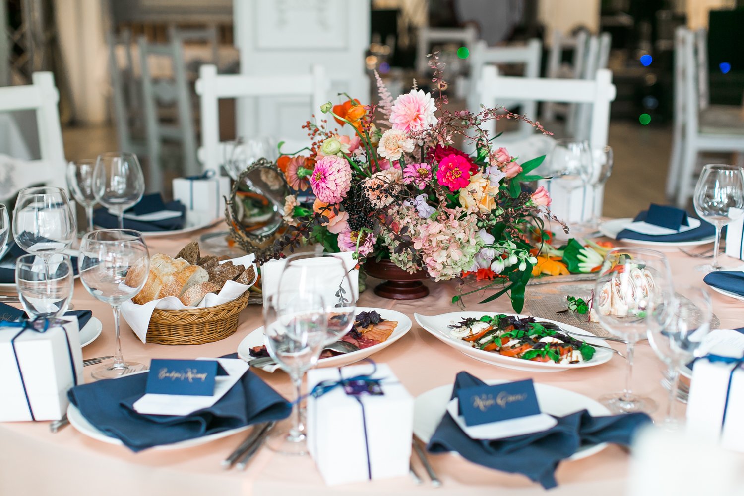 Blush-and-Navy Circular Tablescape