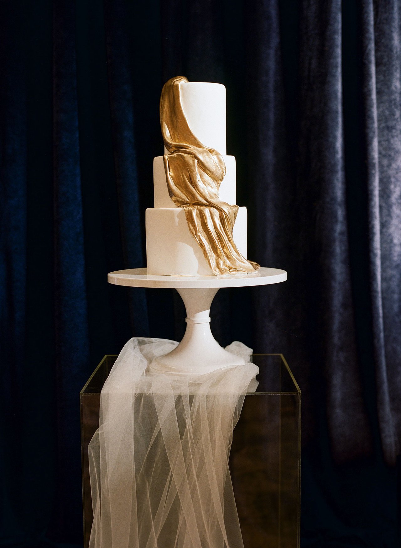 White & Gold Wedding Cake with Veil