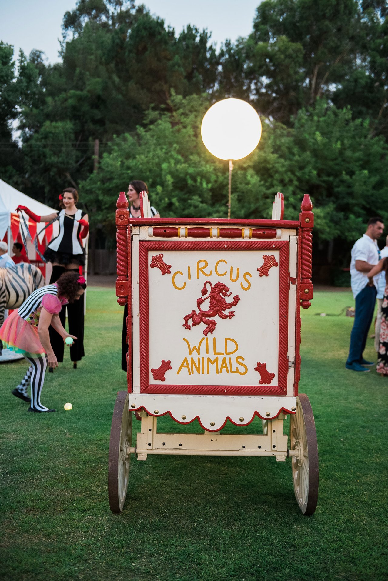Circus-Theme Wedding Décor