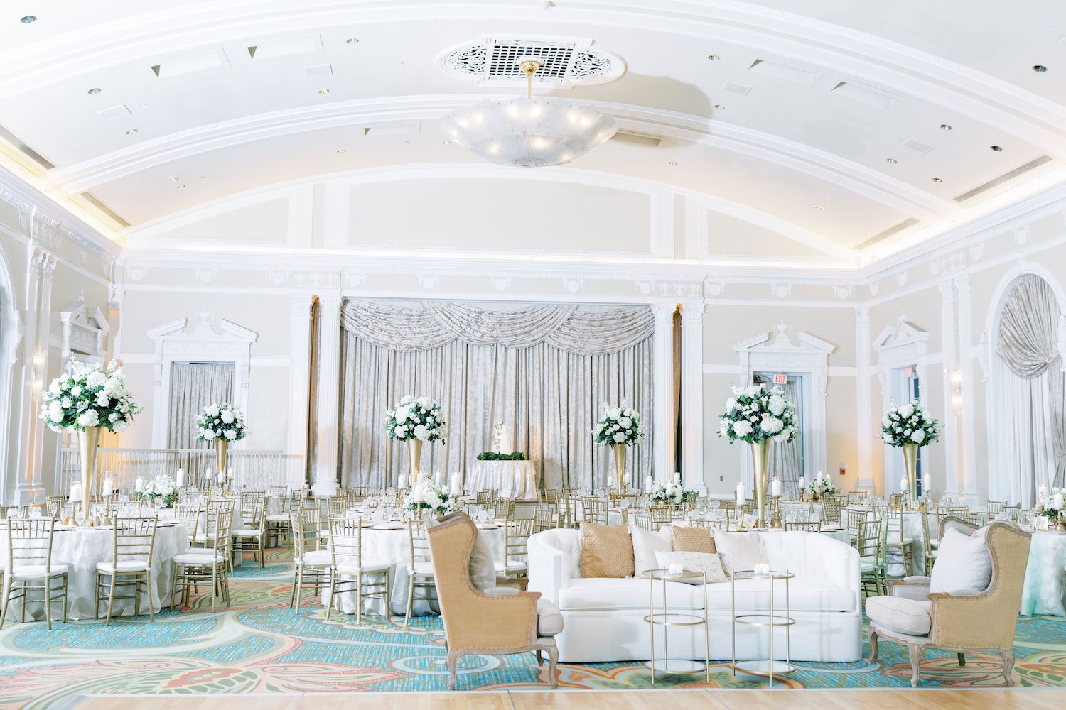 Real Wedding at s Boutique Hotel in Alabama - Inside Weddings