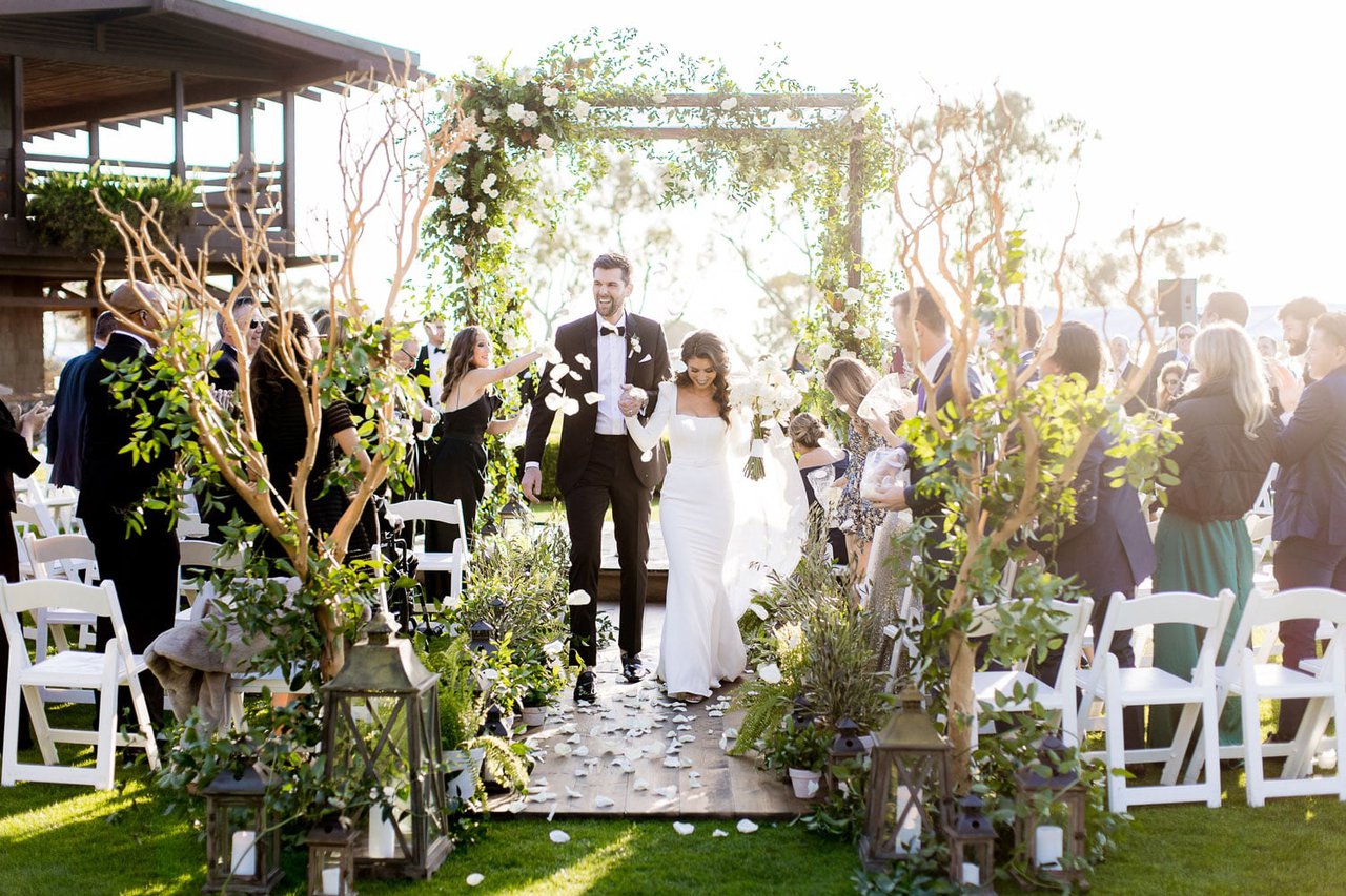 Wedding Must-Haves for Brides – Beauty Products + Gift Ideas