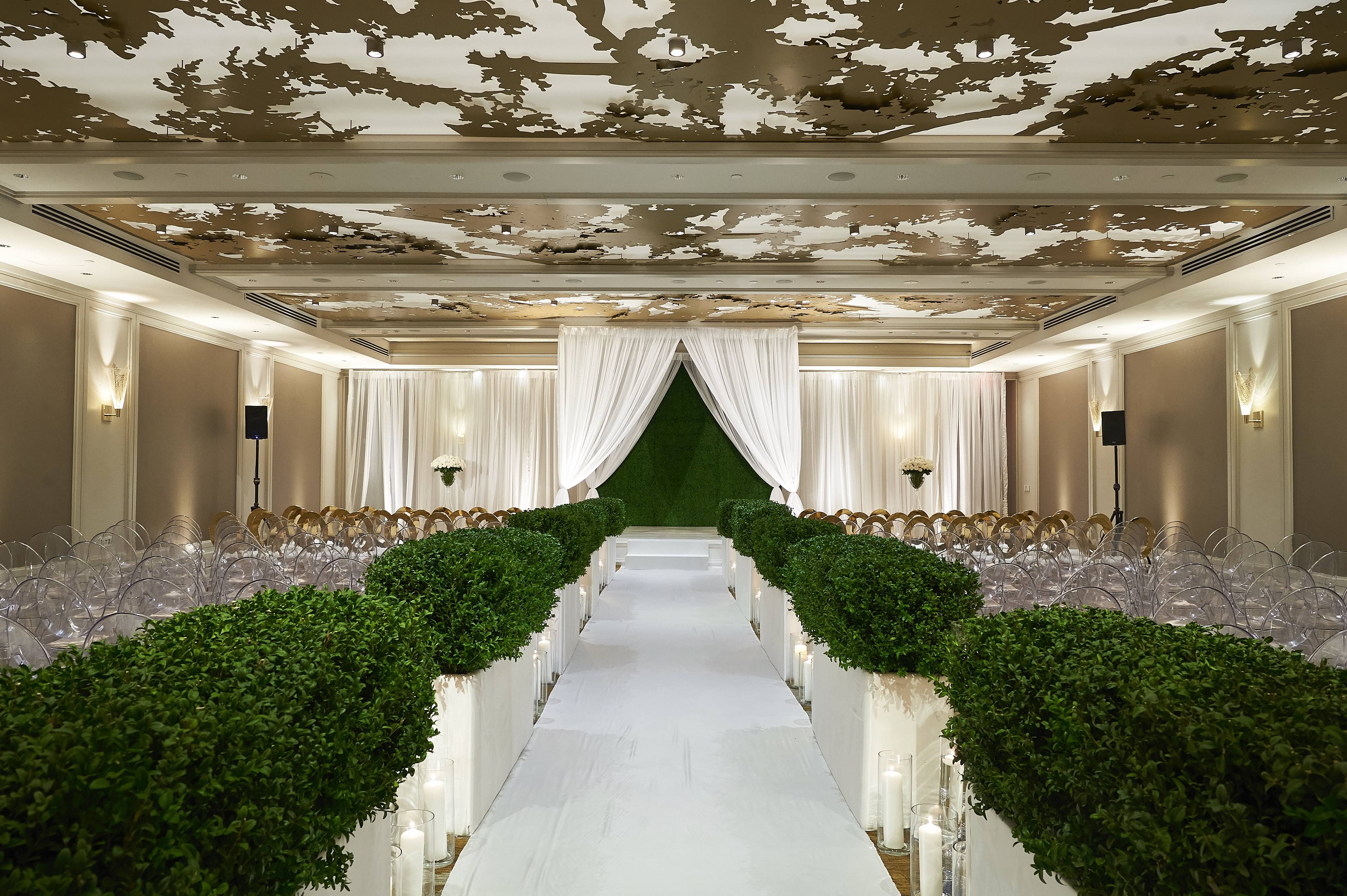 Black-and-White Luxe Backyard Wedding with Modern Minimalism Style