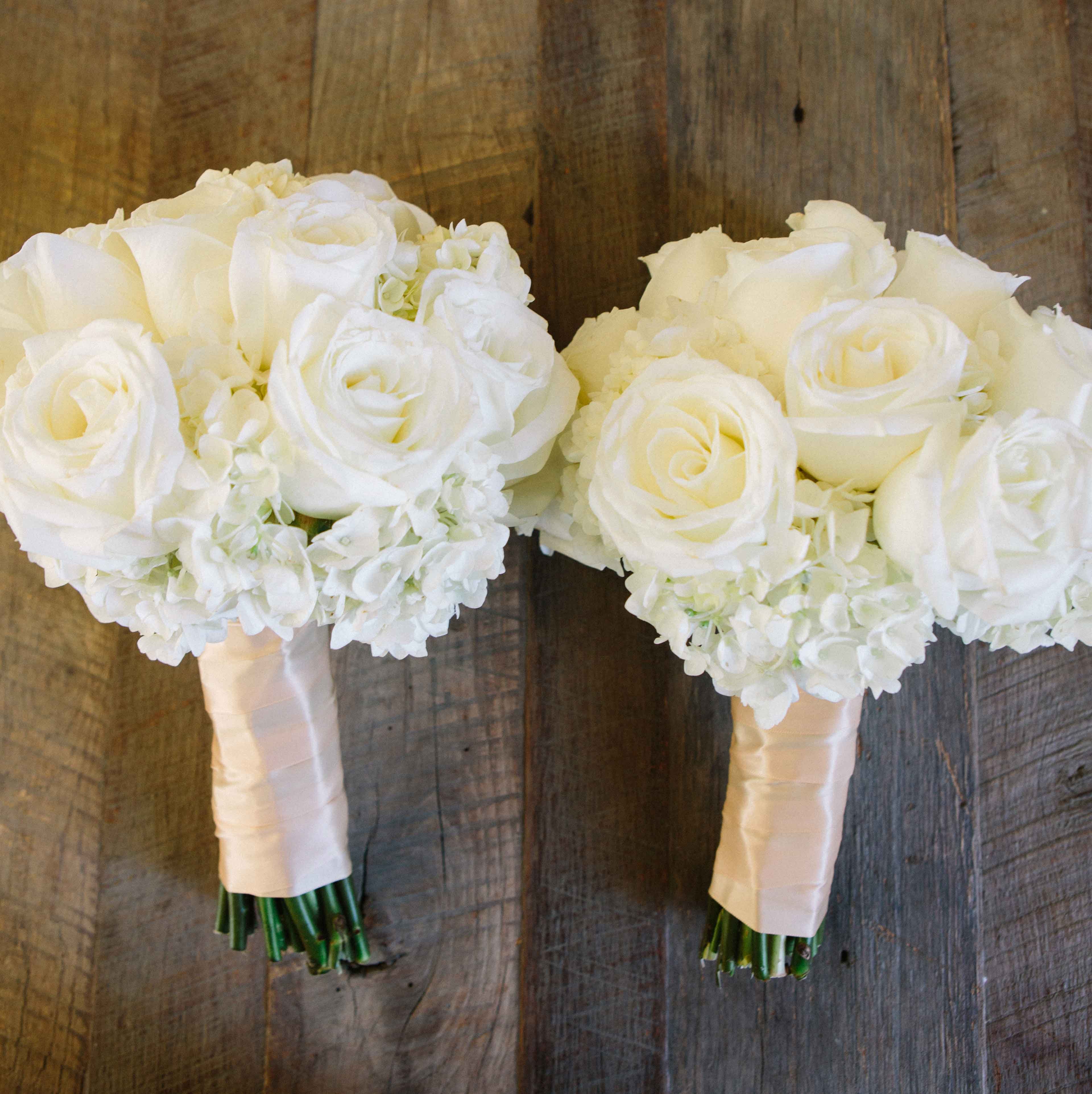 Creamy Bridesmaid Bouquets with Ribbon