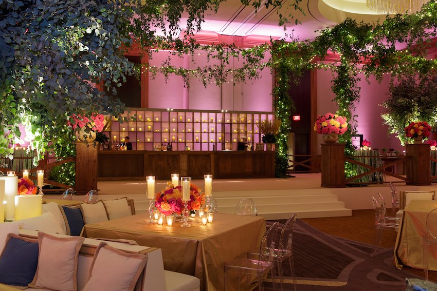 Candlelit Welcome Dinner Décor