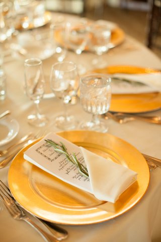 Gold Charger Place Settings