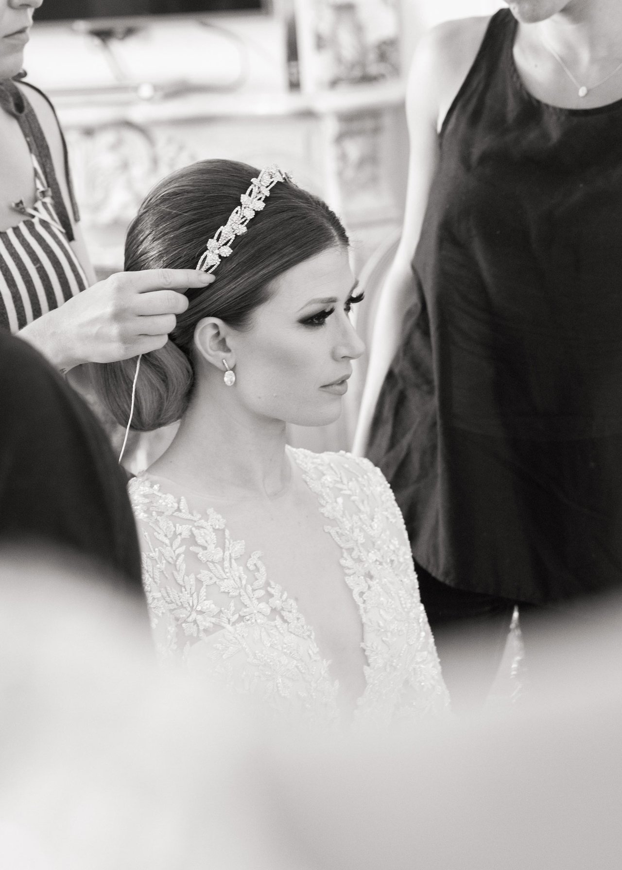 Beautiful Headpiece on Bride