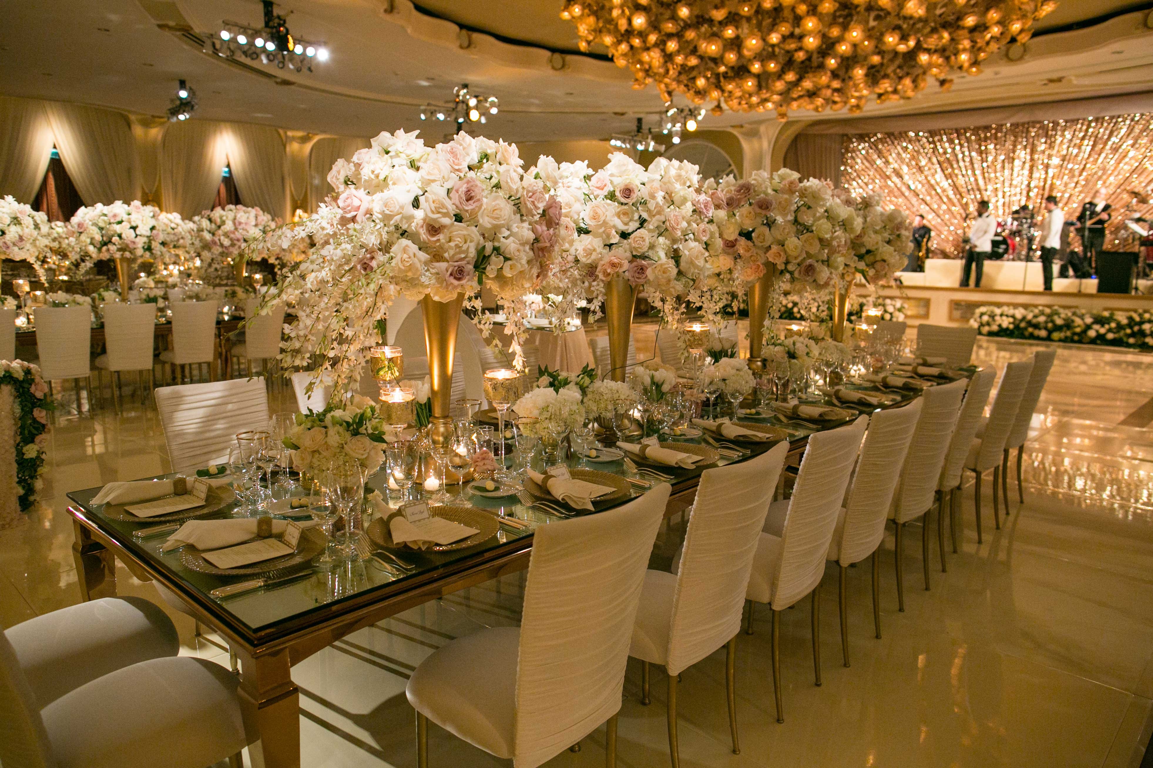 Sparkling Band Stage & Mirror Table