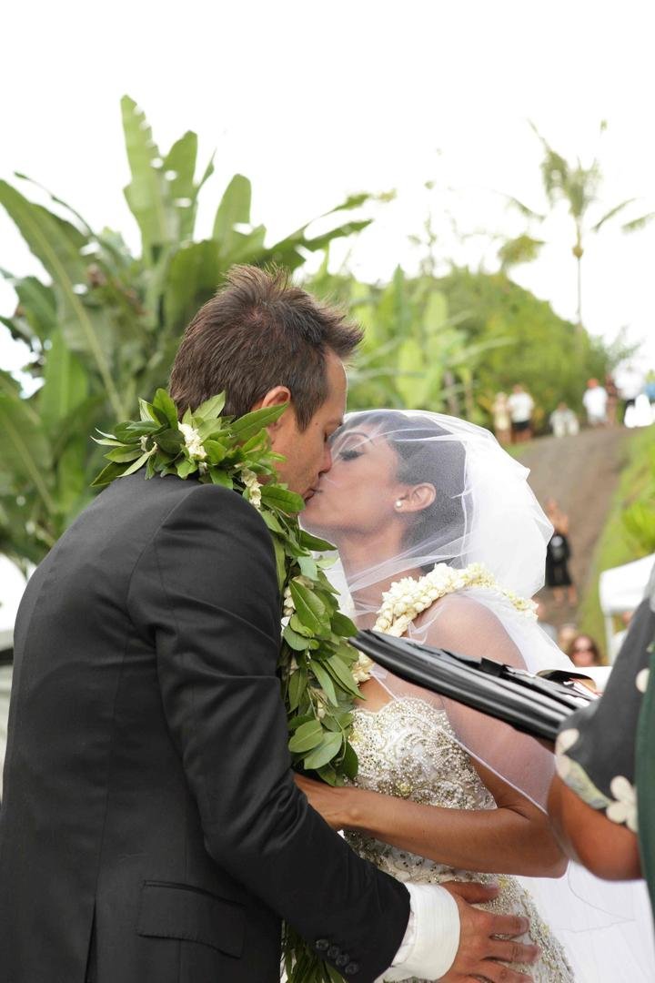 Couples Photos - Angus Mitchell and Bride Kiss - Inside Weddings