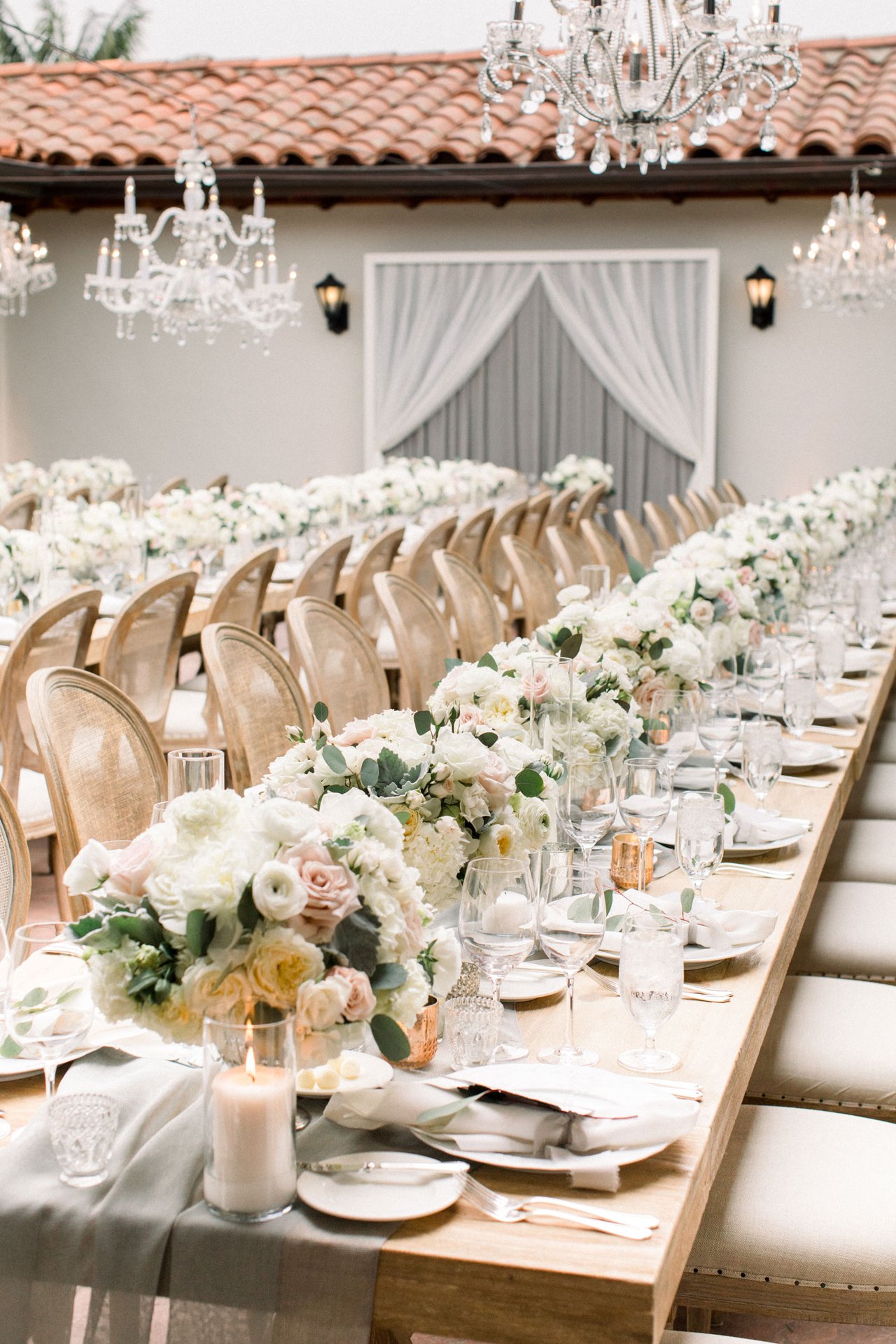 Long Wood Table with Low Floral Décor