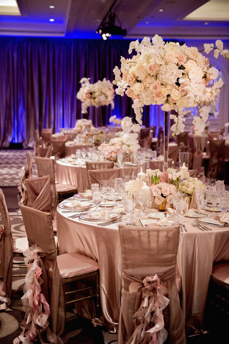 Blush Table Décor